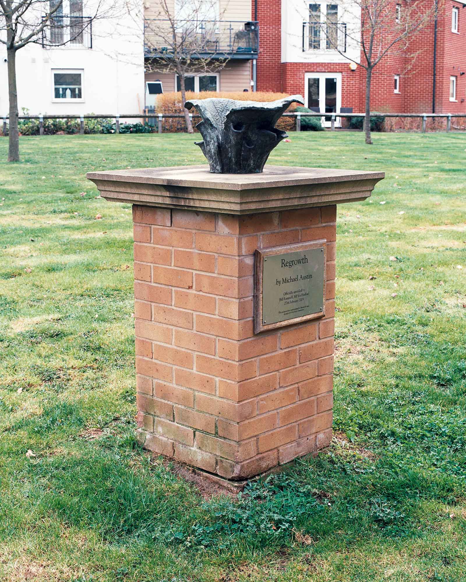 Harlow Sculpture Town Organic Form - Harlow Sculpture Town