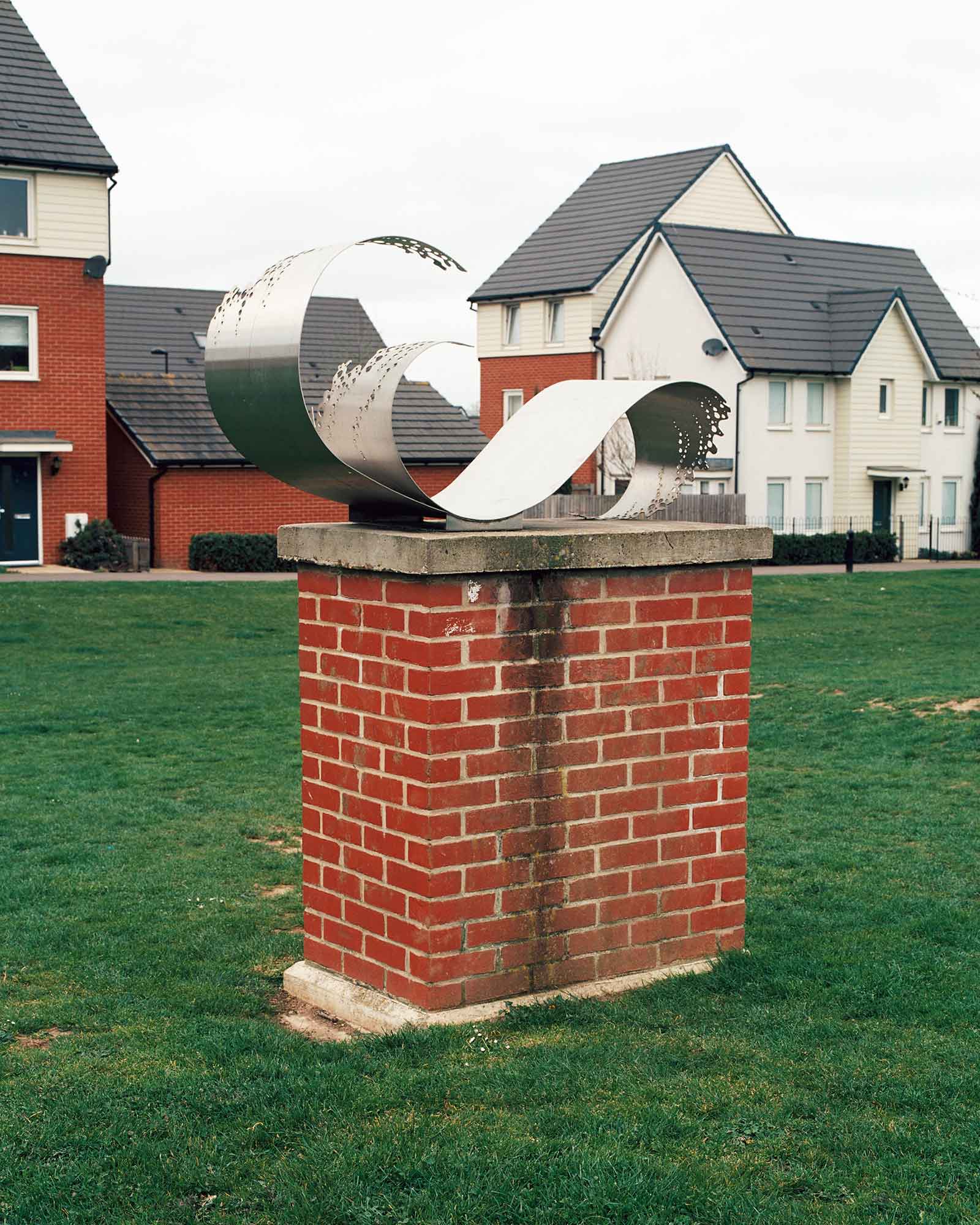 Harlow Sculpture Town Wave - Harlow Sculpture Town